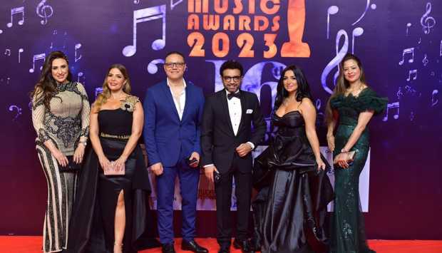 نجوم الراديو 9090 على ريد كاربت فى حفلة MEMA للأفضل في عام 2023 (صور) | مبتدا