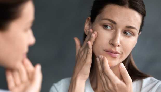 في 6 خطوات.. روتين العناية بالبشرة قبل النوم | مبتدا