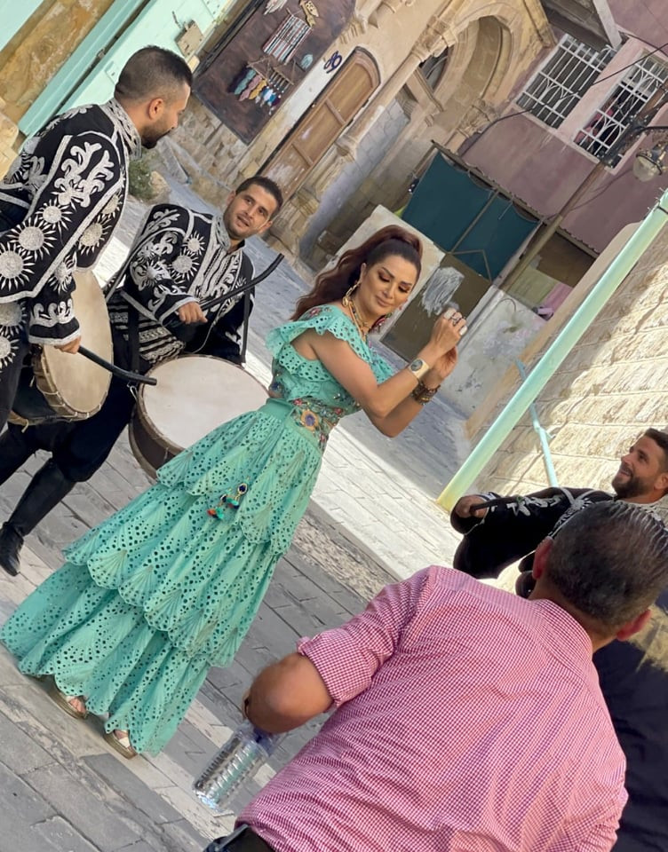 حيالله بليالى الكيف.. زين عوض تحيى التراث بميدلى جديد لسميرة توفيق | مبتدا