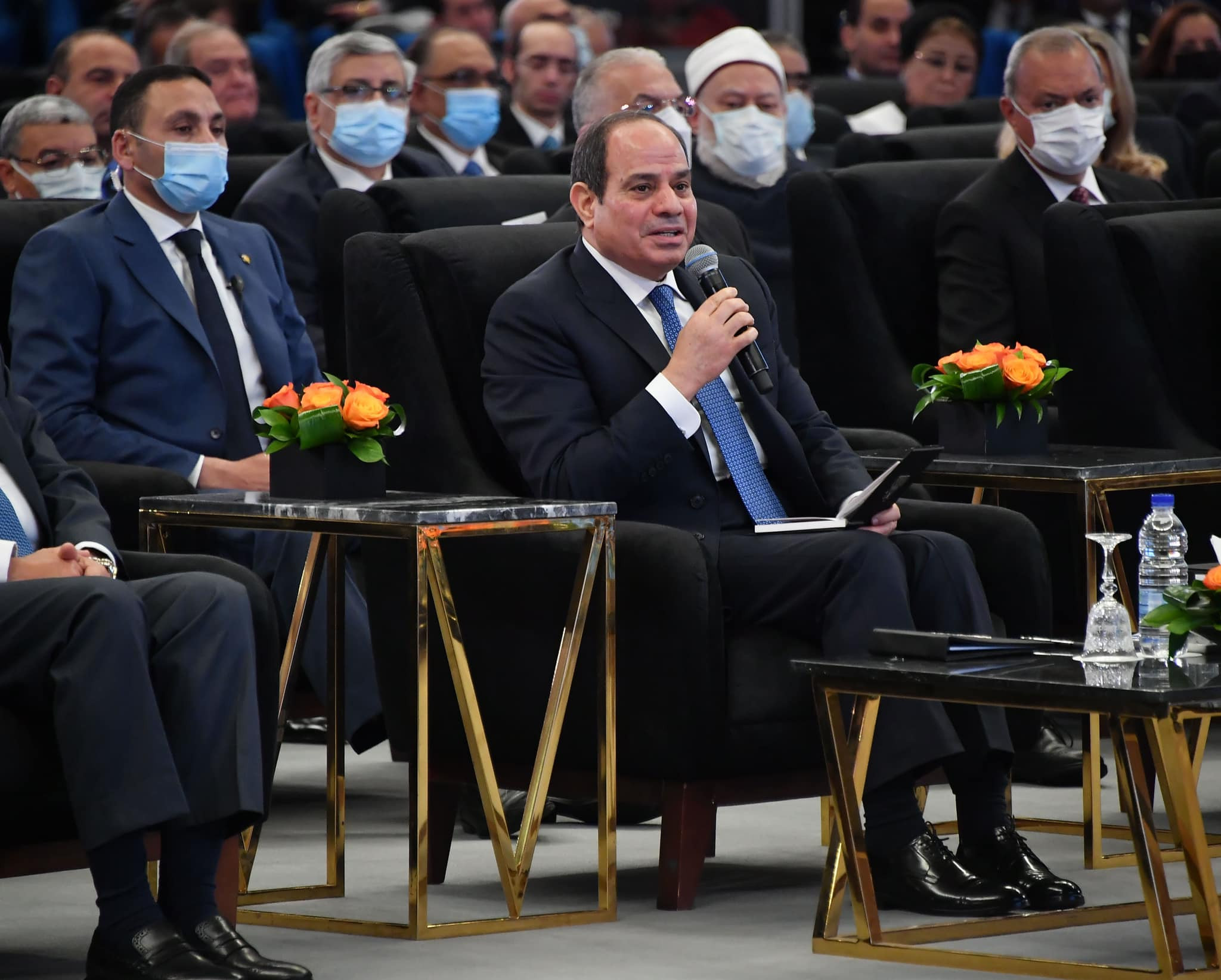 مبتدا متحدث الرئاسة ينشر صورا من حضور السيسى فعاليات إطلاق المشروع