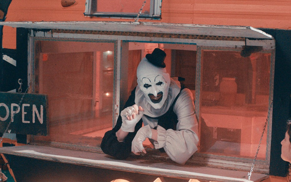 بالتزامن مع الهالوين.. عودة عرض فيلم «Terrifier 2» بالسينمات في أمريكا ...